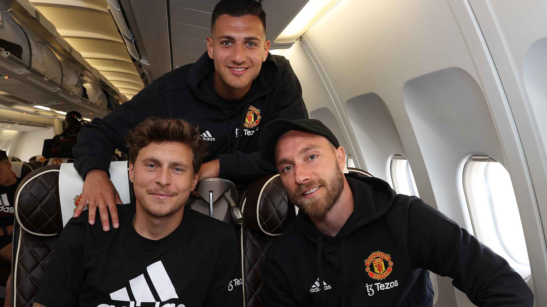 Man Utd players on board plane to New Jersey for Tour 2023 | Manchester ...