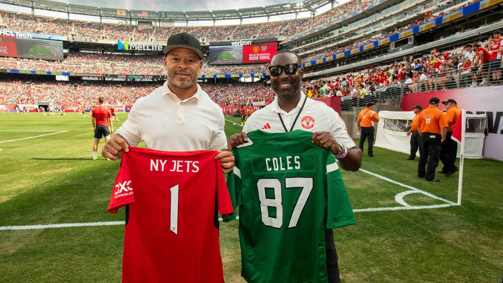 Man Utd interview with NFL star Laveraneus Coles 24 July 2023 ...