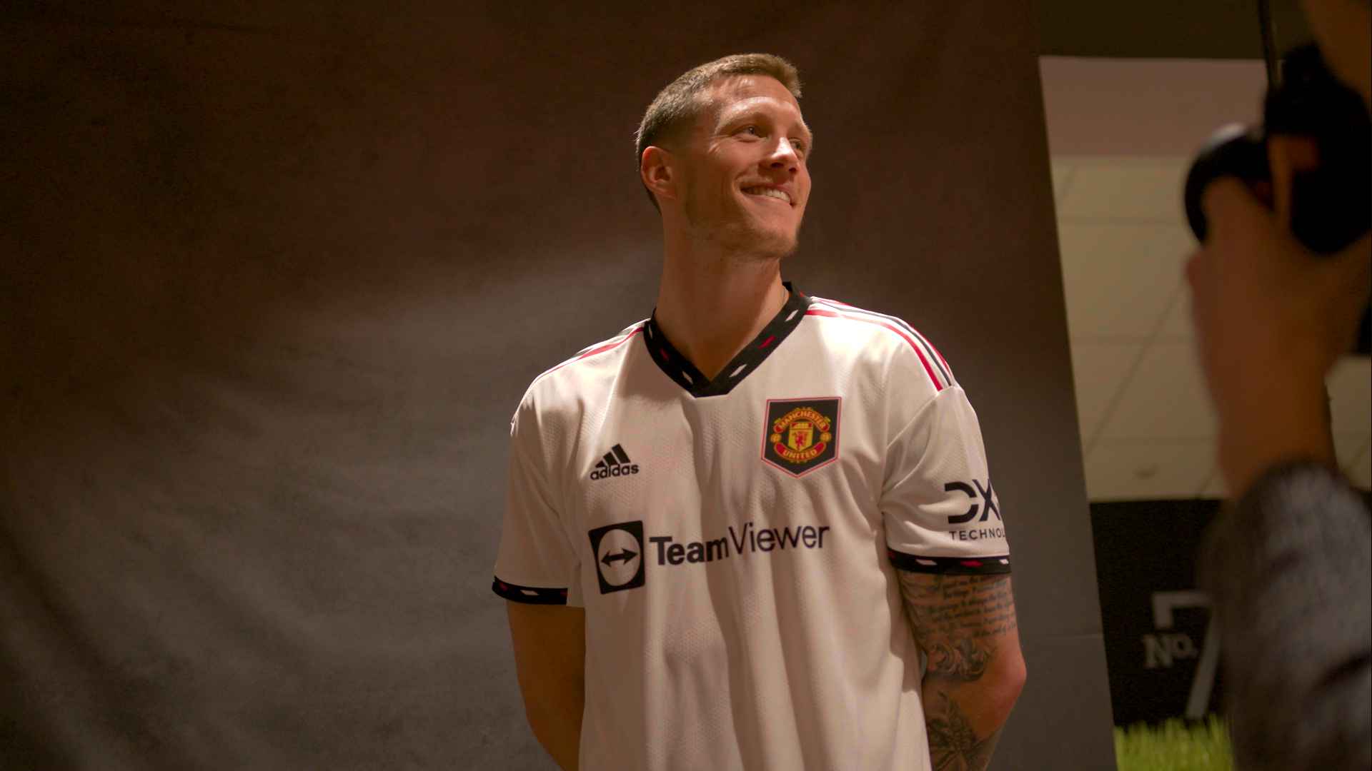 Behind the scenes of Wout Weghorst Man Utd signing day The Inside View ...