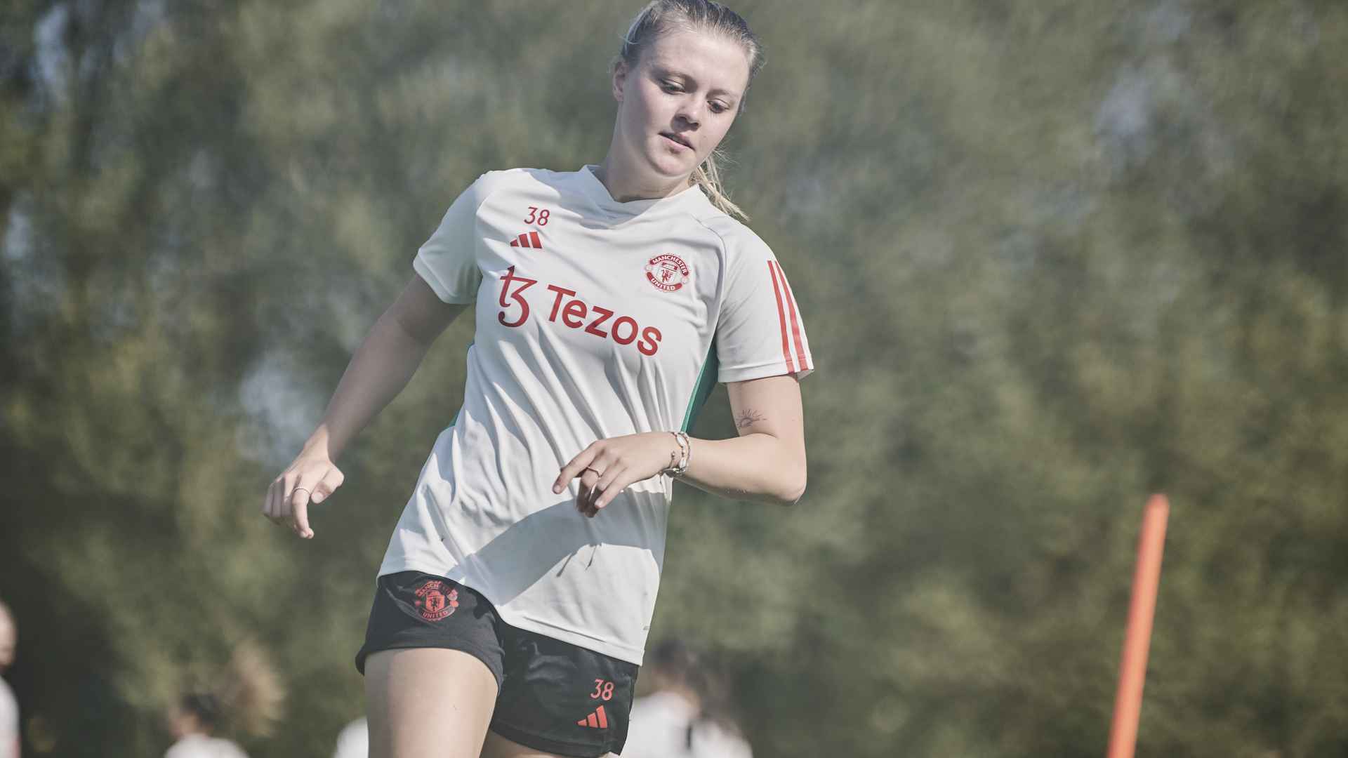 Simpson returns from loan with ACL injury | Manchester United