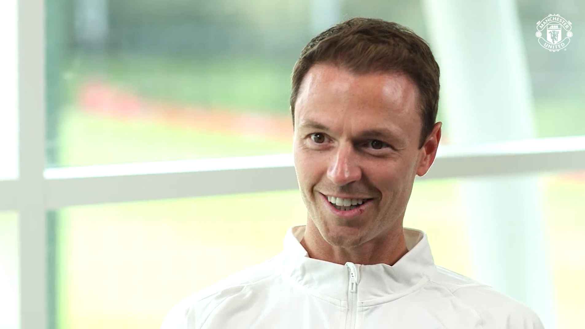 Jonny Evans signing interview after rejoining Man Utd | Manchester United