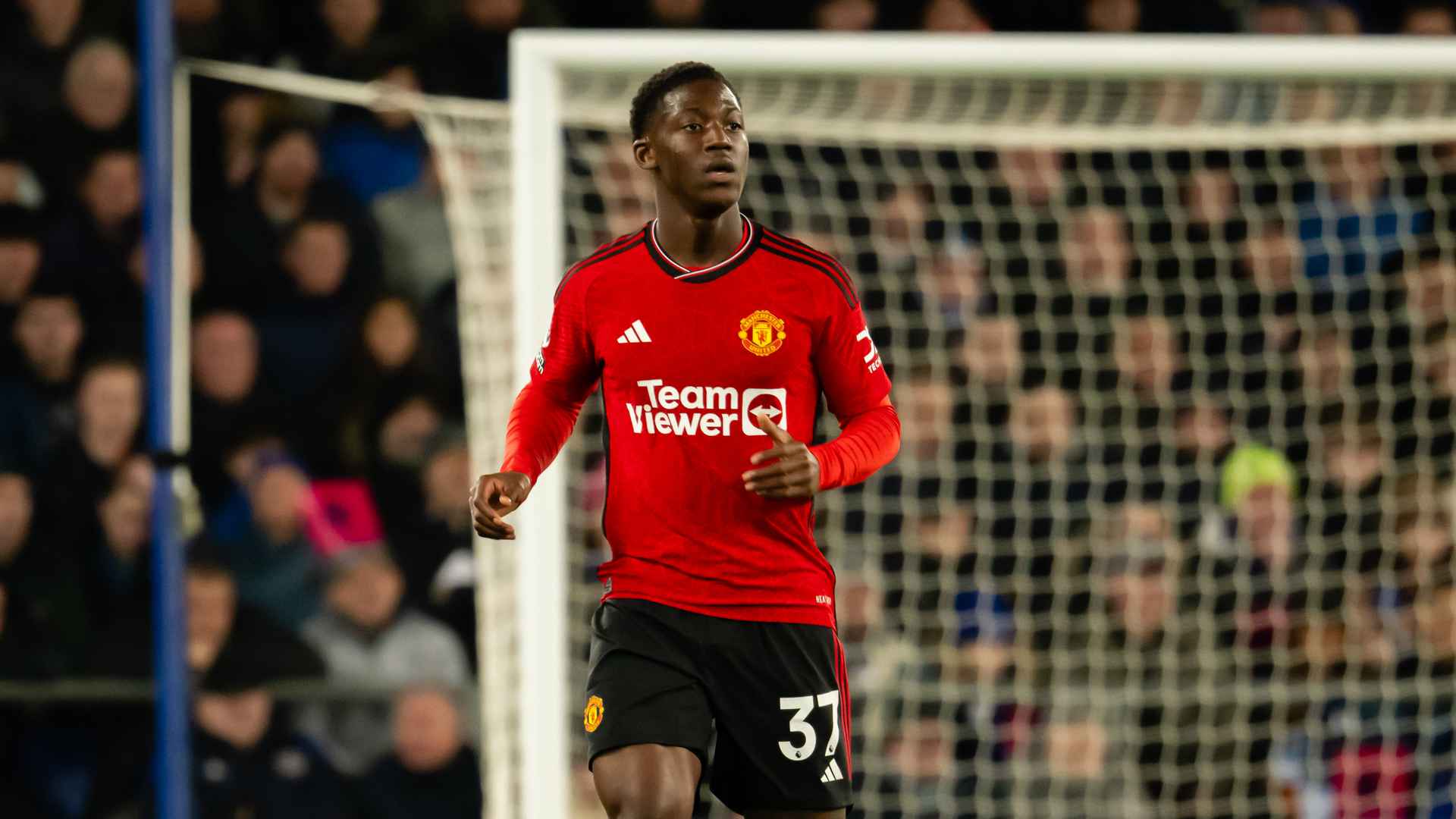 Ten Hag: 'Focus' the key for mature Mainoo | Manchester United