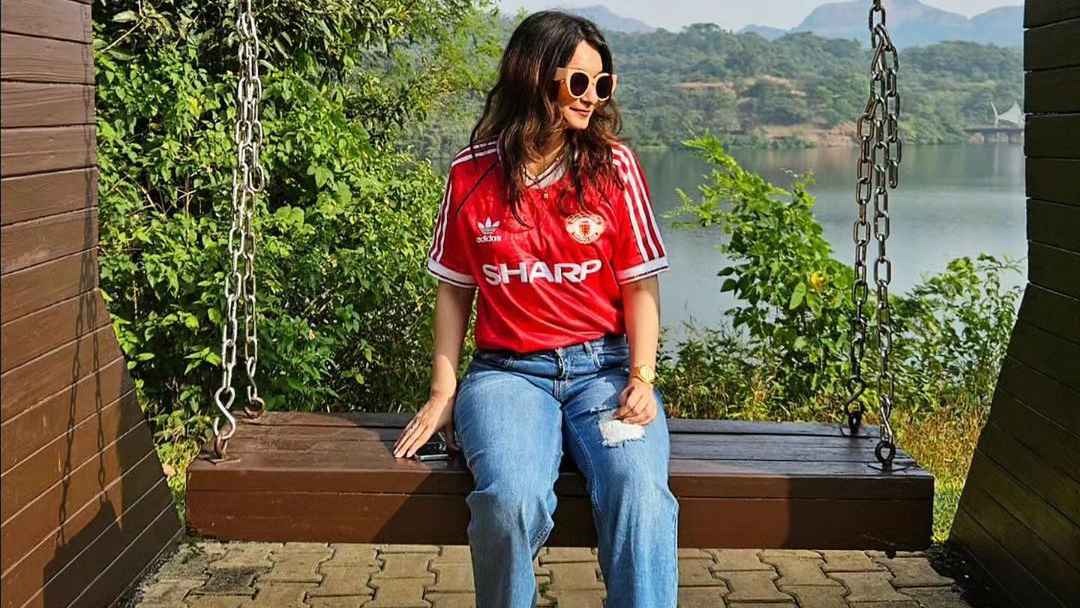 Weareunited fans wear Man Utd kits all over the world | Manchester United