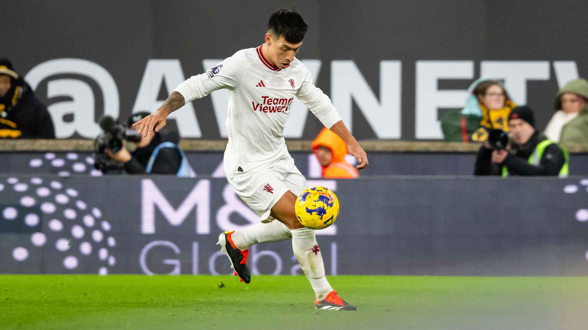 Erik ten Hag gives update on Lisandro Martinez after Wolves win ...