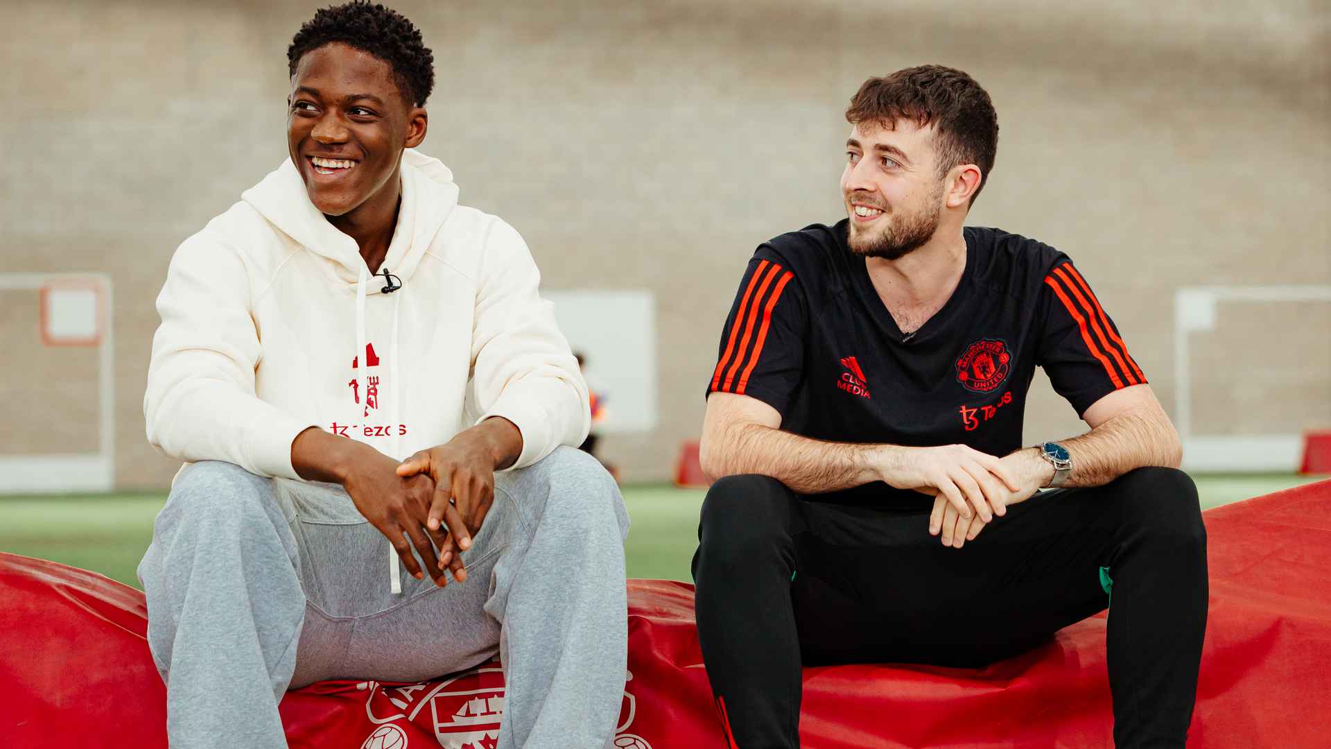 Kobbie Mainoo Playing With Freedom clip on iconic photo | Manchester United