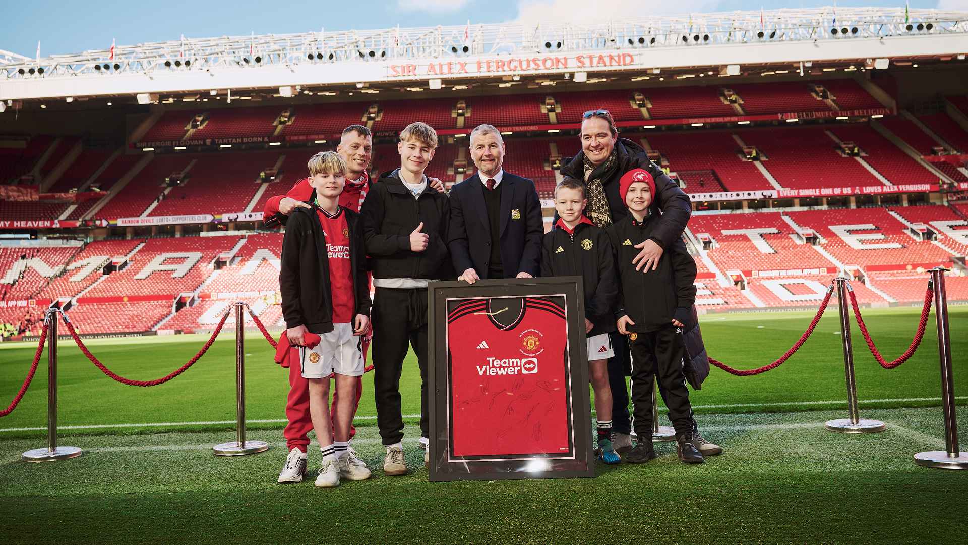 Man Utd High Peak supporters club reflects on 25 year anniversary ...