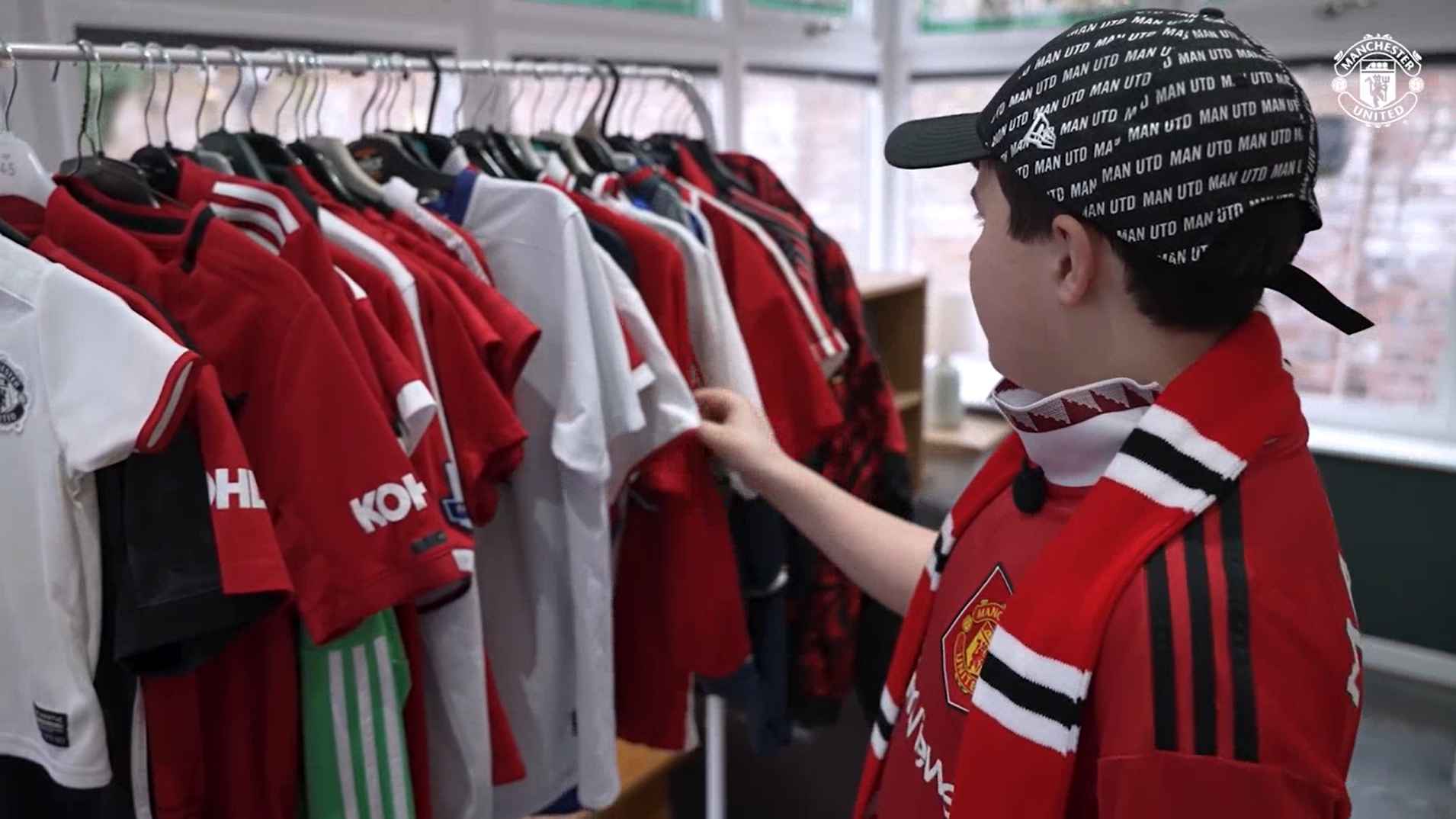 One Love Memory Collectors clip Alex the shirt collector | Manchester ...