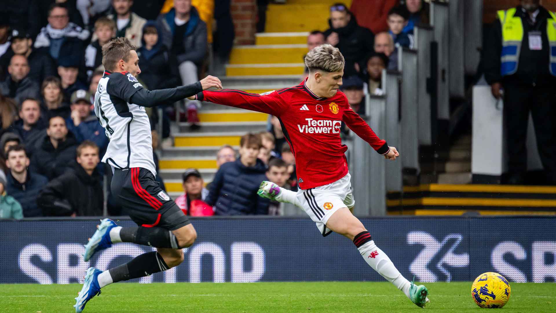 Short match highlights from Fulham v Man Utd in the Premier League 04 ...