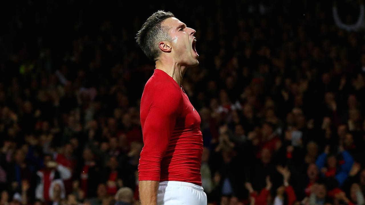 Goal of the Day Robin van Persie v Chelsea 26 October 2021 | Manchester ...