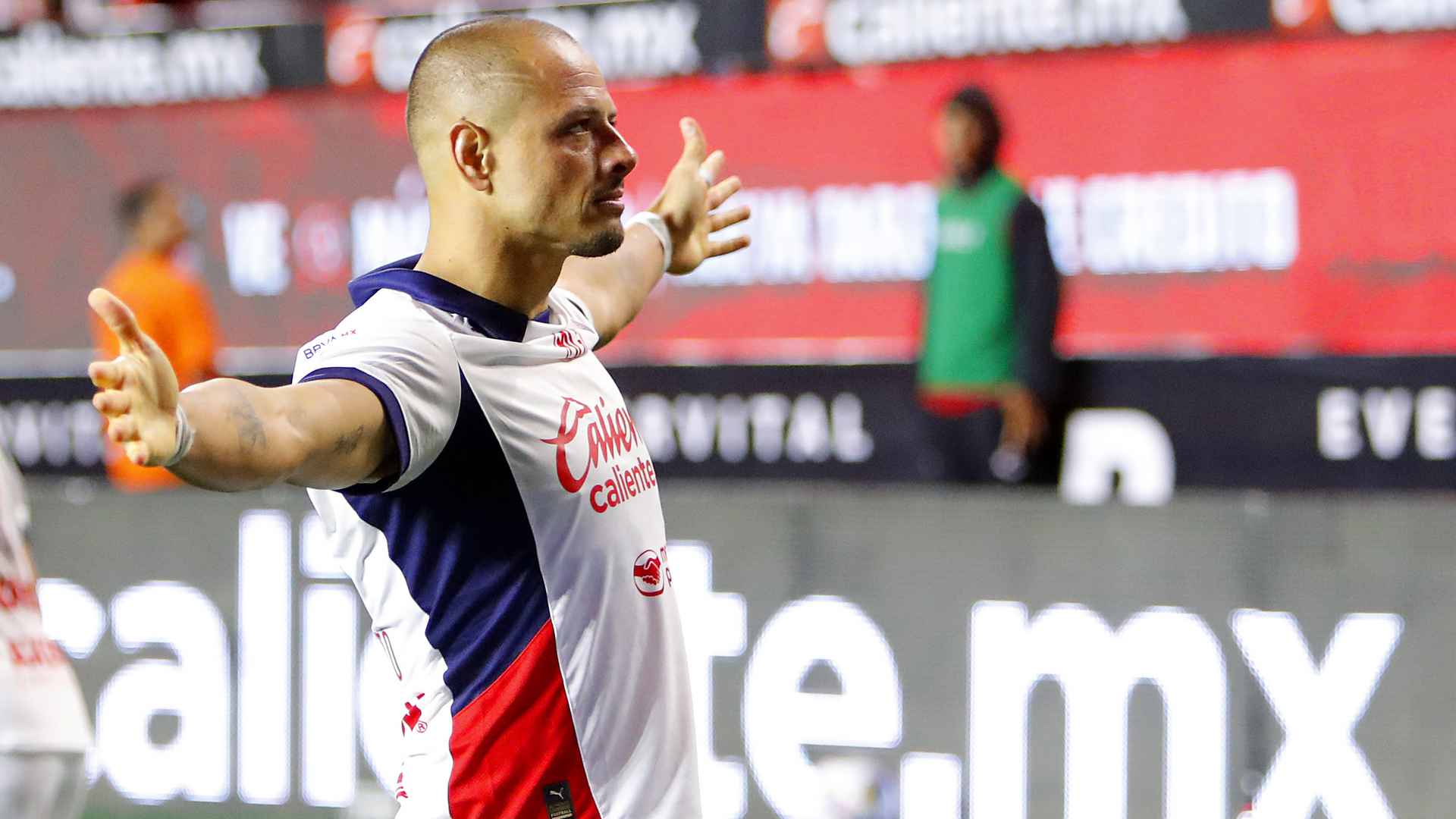 Javier Hernandez previews Man Utd's Tour 2024, presented by Snapdragon ...