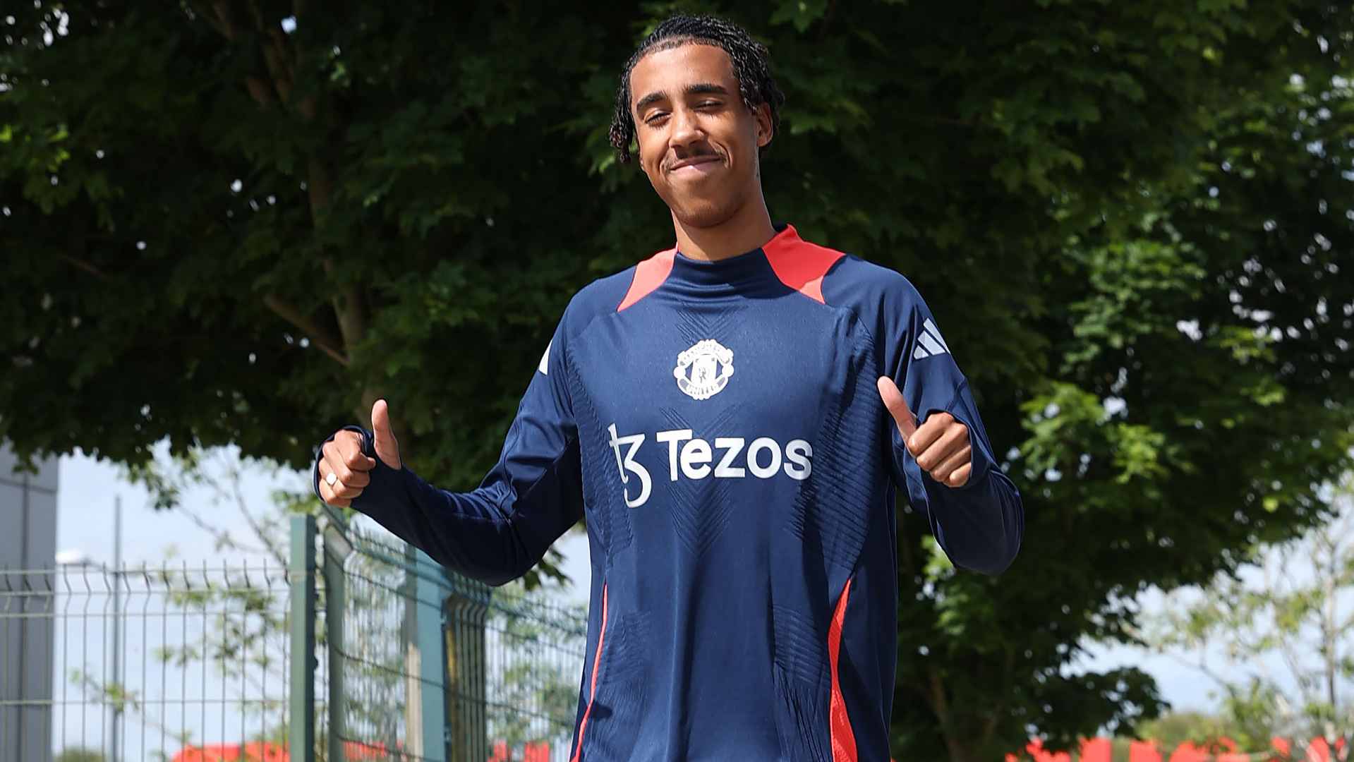 Training highlights Leny Yoro trains for first time as Man Utd player ...