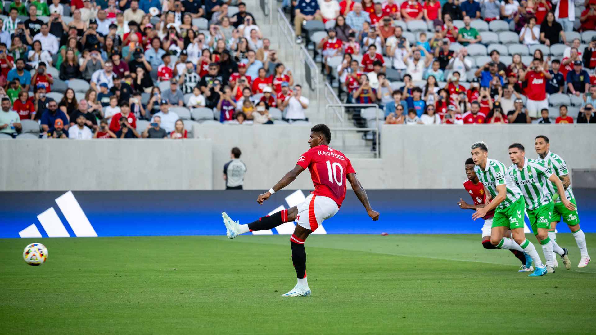 Marcus Rashford penalty v Real Betis | 1 August 2024 | Manchester United