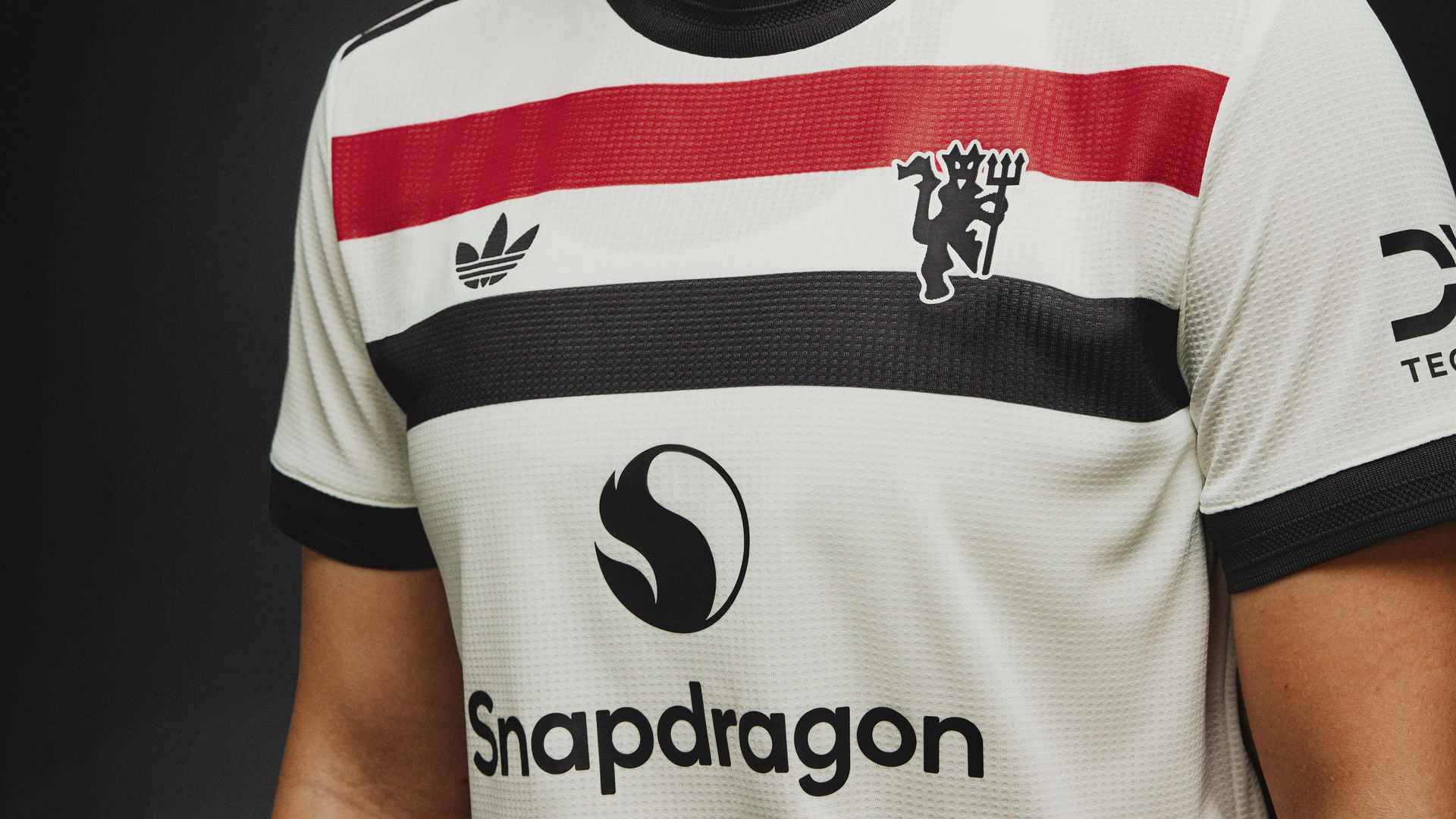 Man Utd Women stars Maya Le Tissier and Grace Clinton up for 2023/24 ...