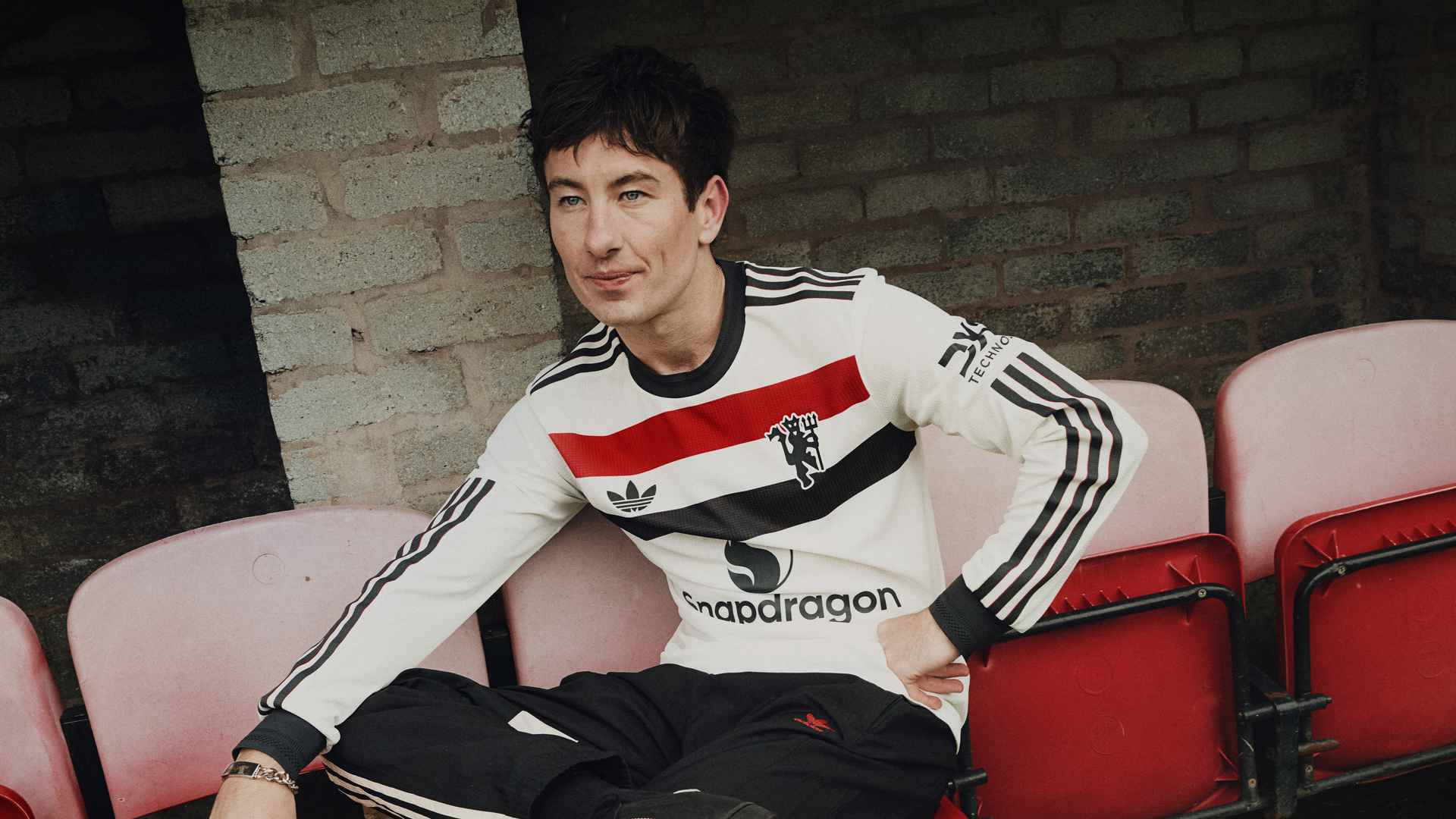 Barry Keoghan x Man Utd: Actor stars in an amazing new Adidas originals ...