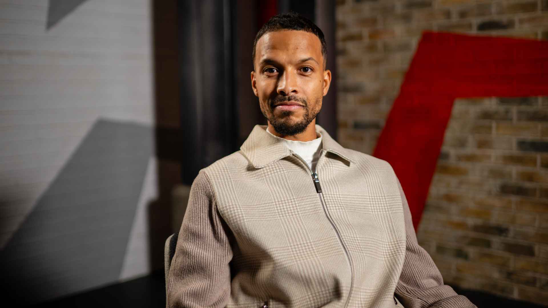 Walk with me for JT fundraiser for former Man Utd player Joe Thompson ...