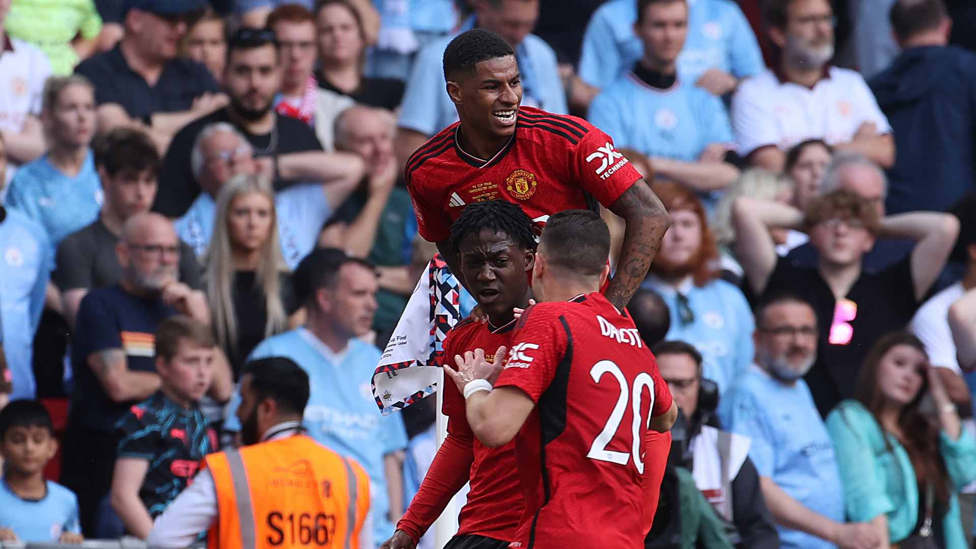 Man Utd win FA Cup for 13th time after beating Man City 2-1 in 2004 final at Wembley ...