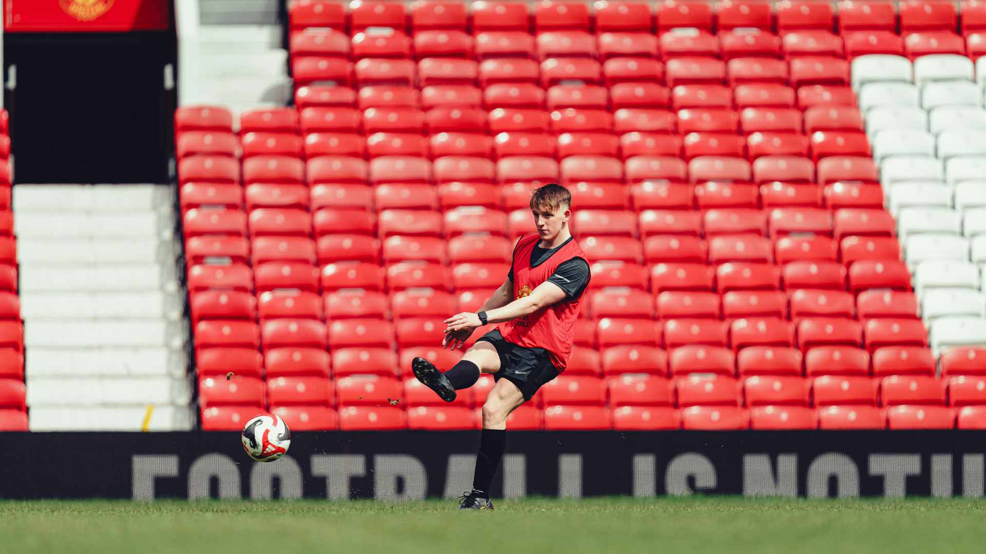 Old Trafford Fan Pitch Day PM | Manchester United
