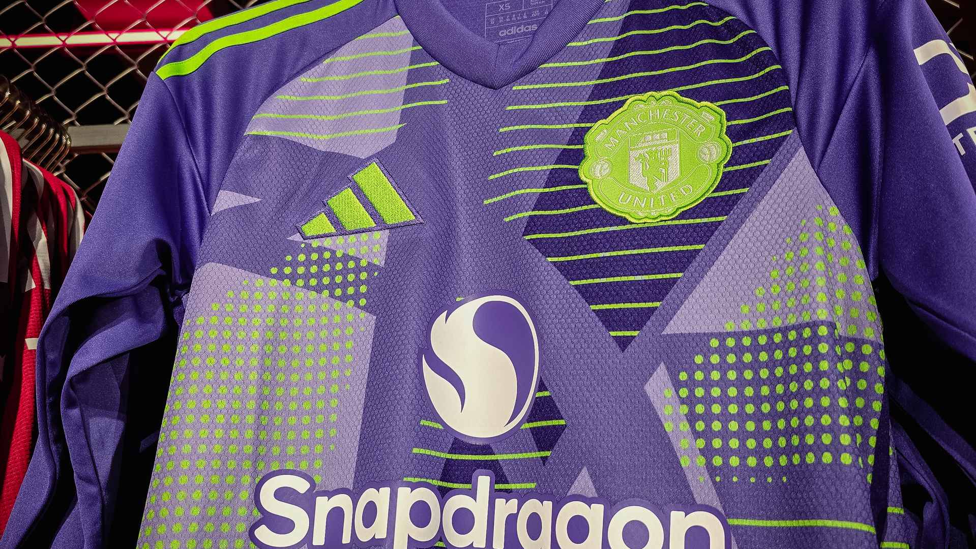 Man Utd 24/25 home kit in Megastore | Manchester United