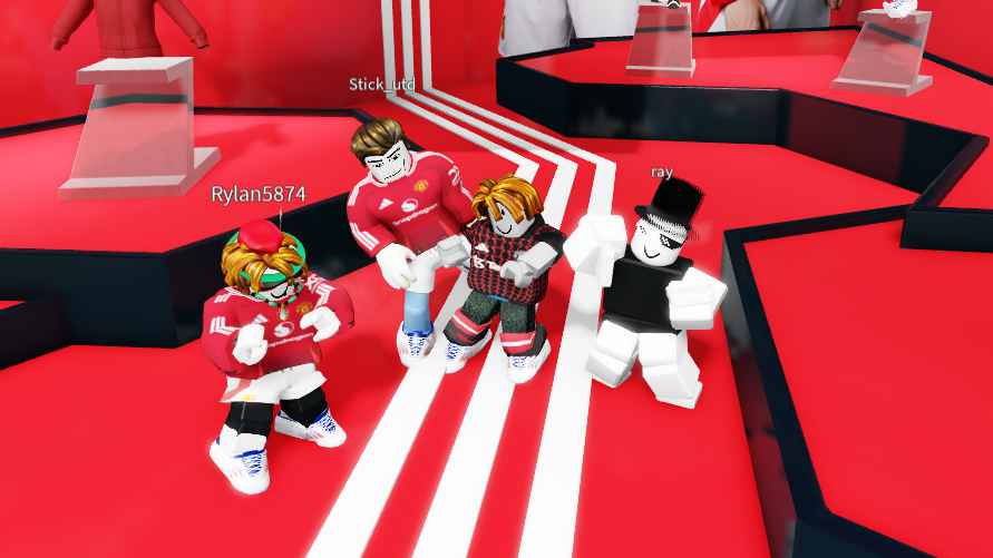 Gallery of screenshots show how you can get the Man Utd style on Roblox ...