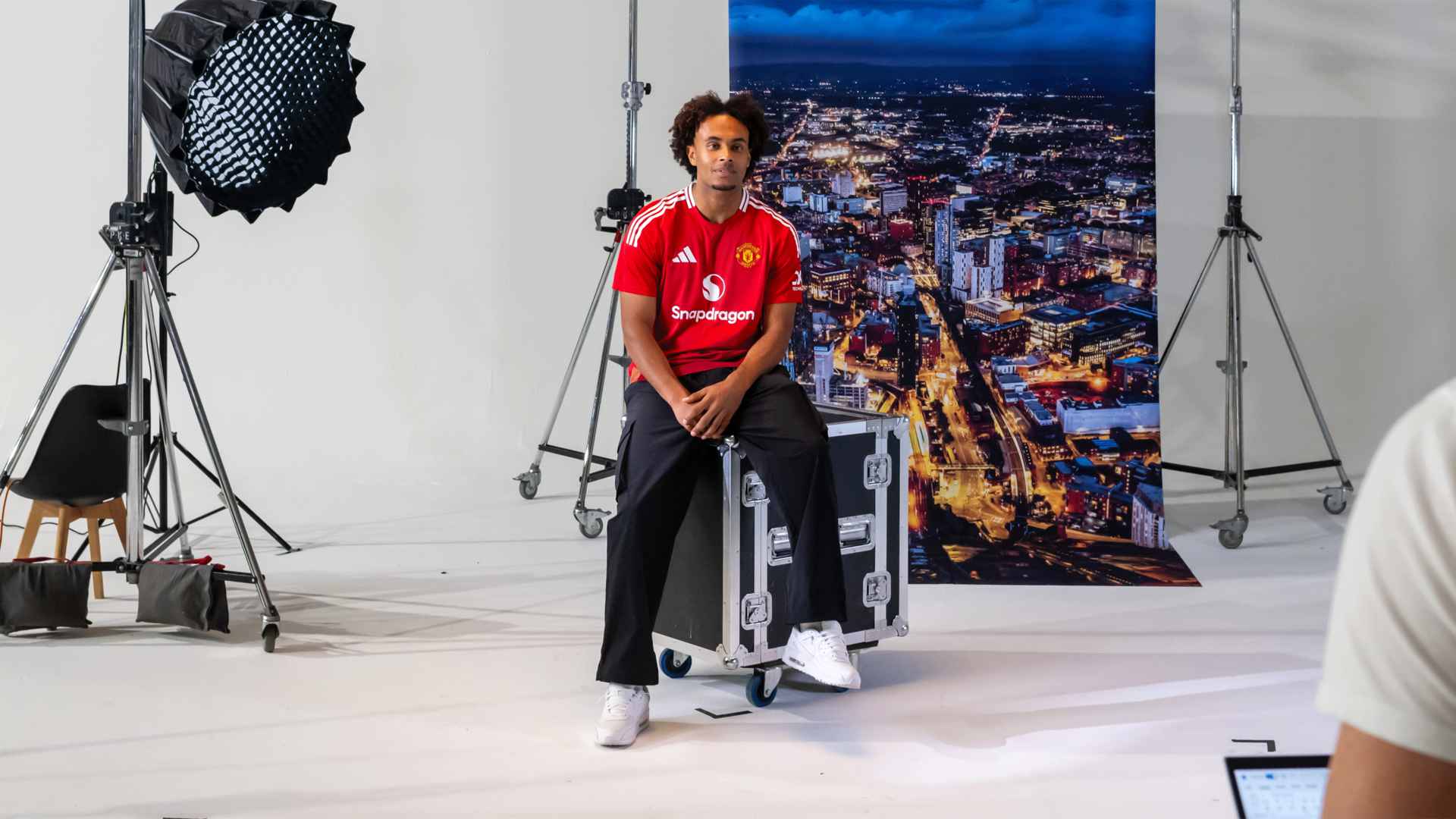 Zirkzee's signing interview after transfer from Bologna | Manchester United