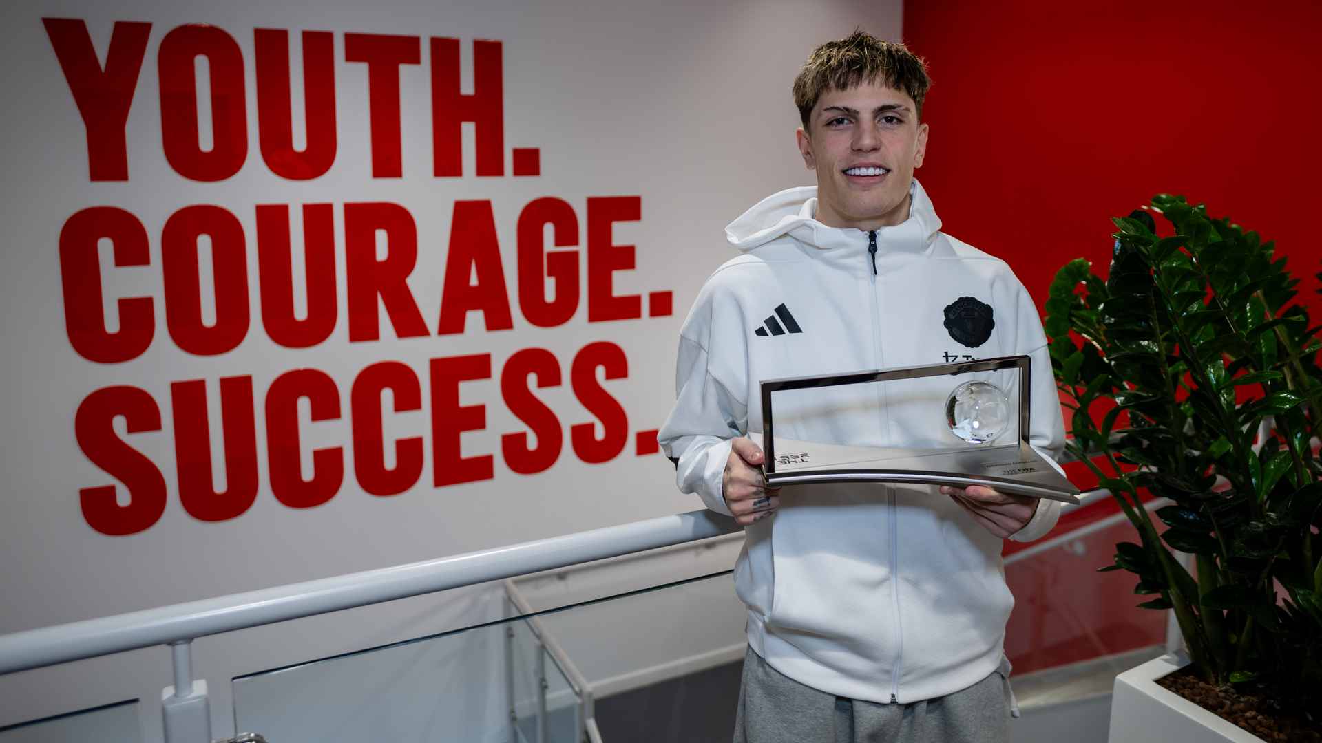 Alejandro Garnacho collects Puskas Award at Carrington | Manchester United