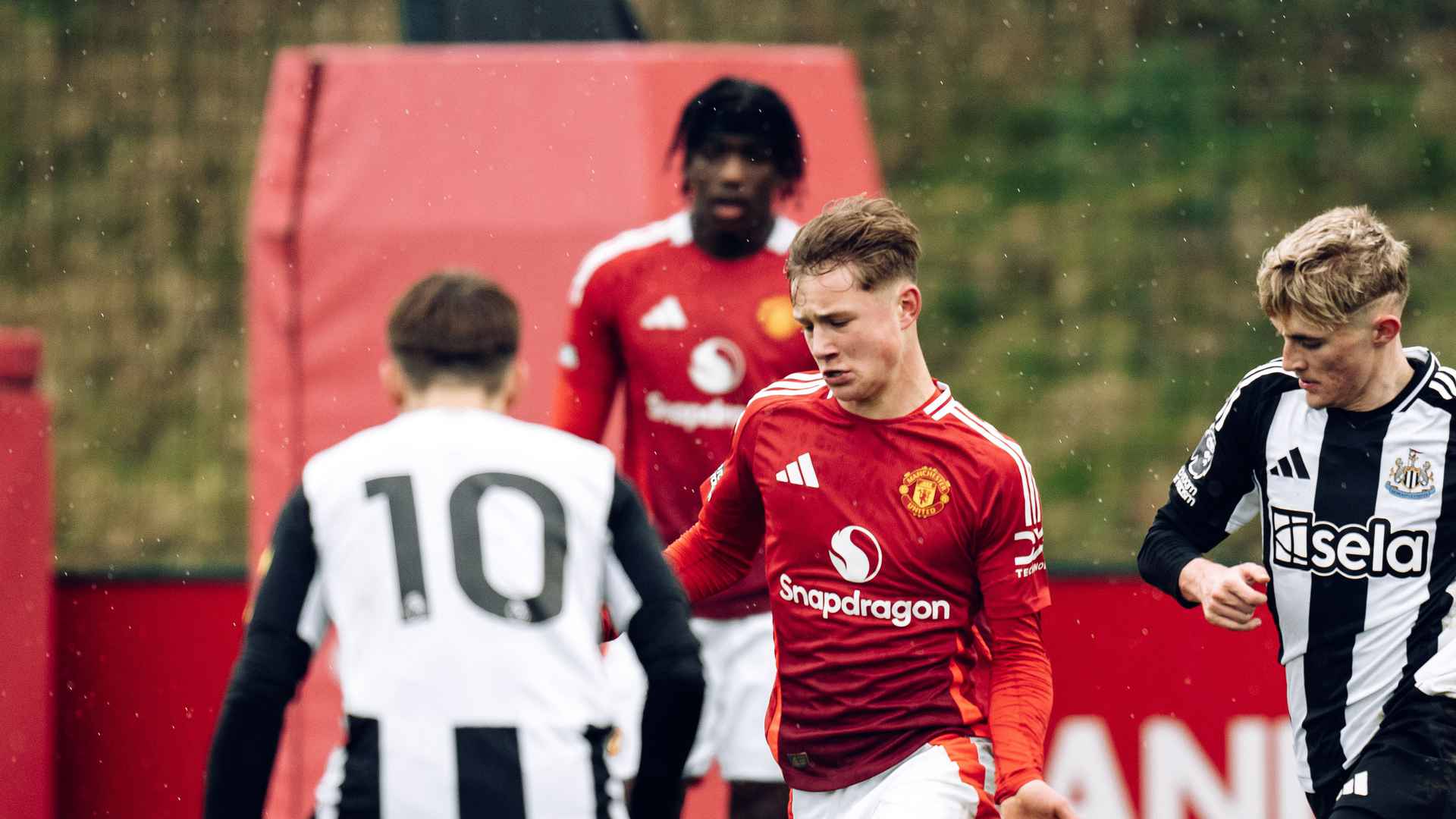 U18s short match highlights from Man Utd vs Wolves in U18 Premier ...