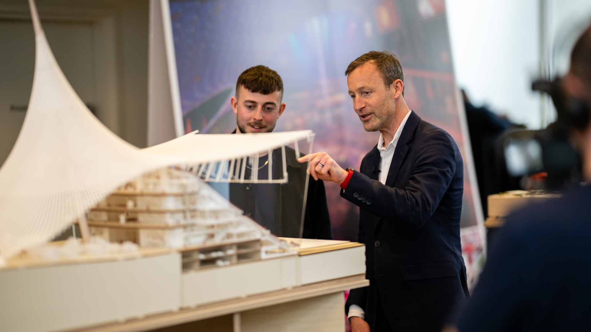 Foster + Partners senior architect provides details on Old Trafford ...