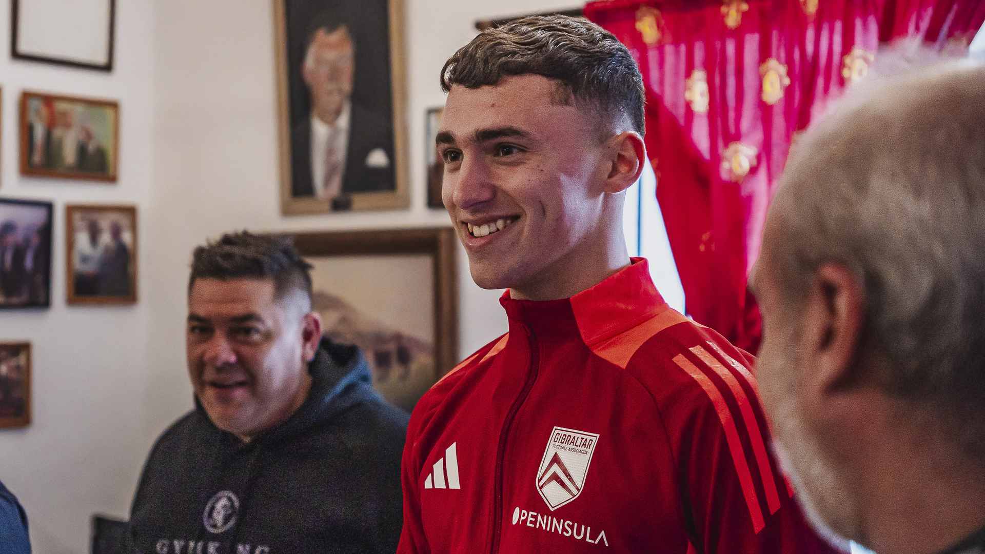 James Scanlon meets Gibraltar Supporters' Club | Manchester United