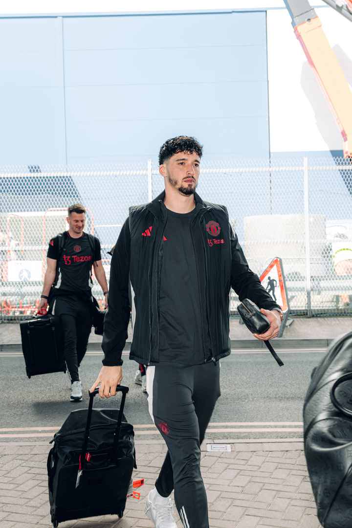 man utd suitcase
