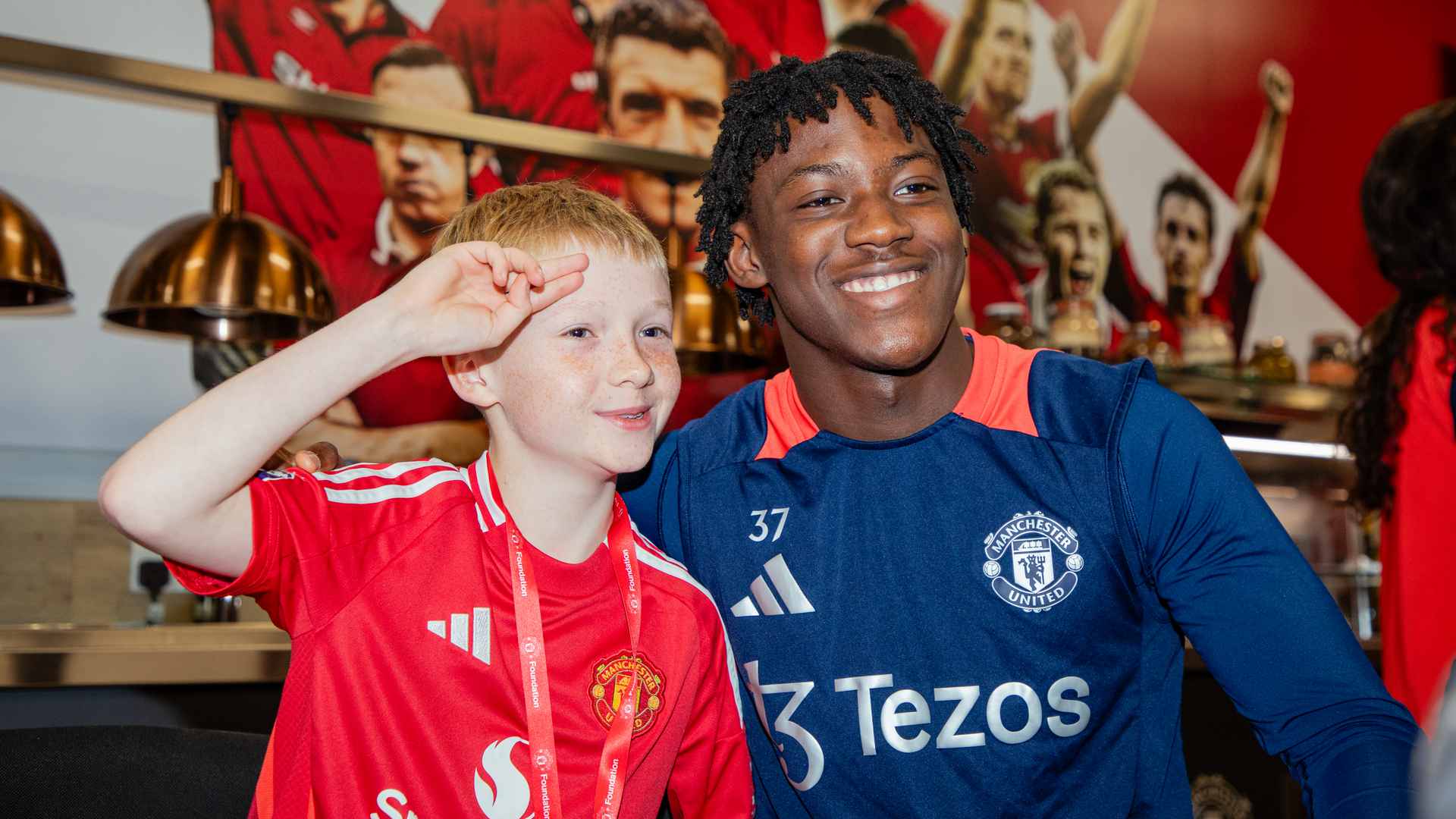 Man Utd players delight young fans at our Foundation Dream Day at ...