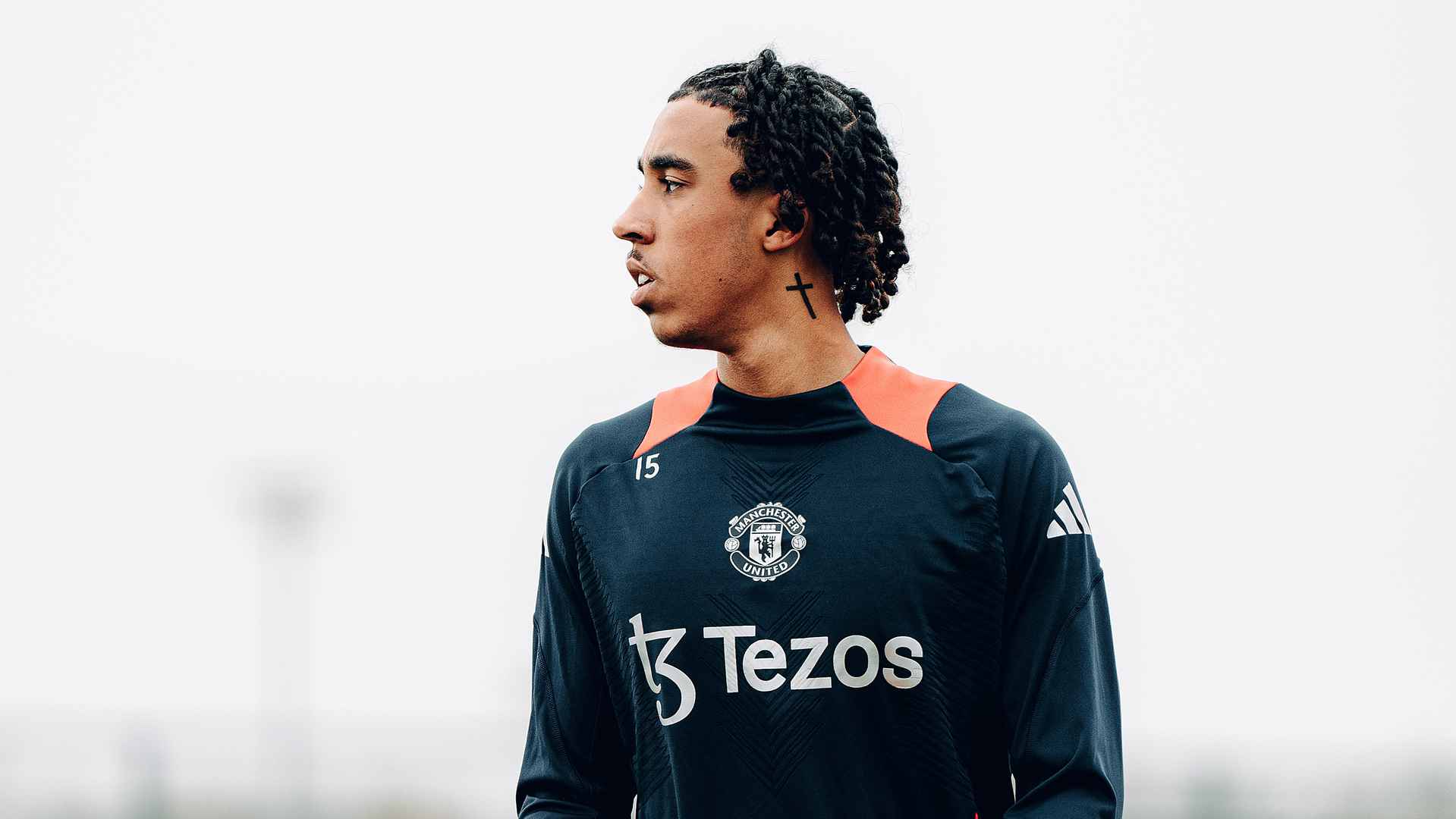 How is Leny Yoro settling into life in Manchester? | Manchester United