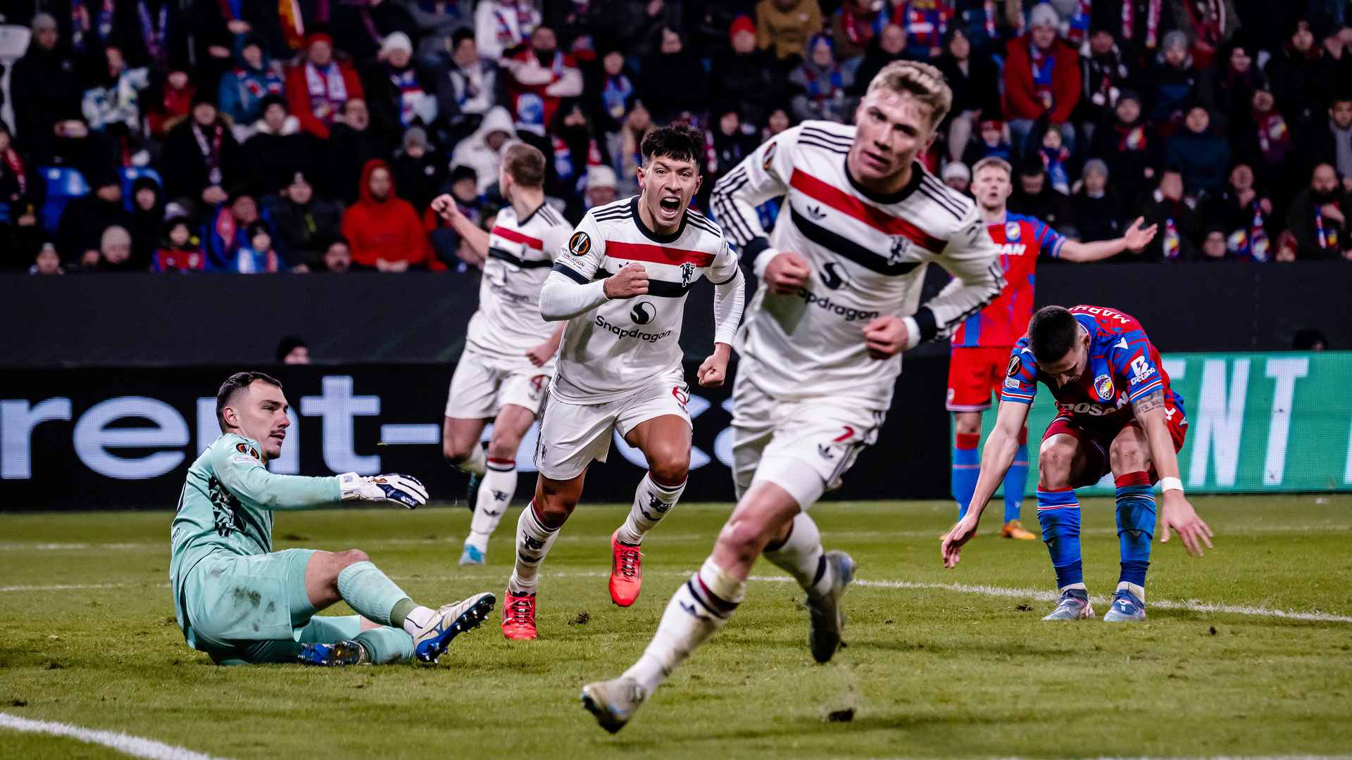 90 in 20 extended highlights from Viktoria Plzen v Man Utd 12 December ...