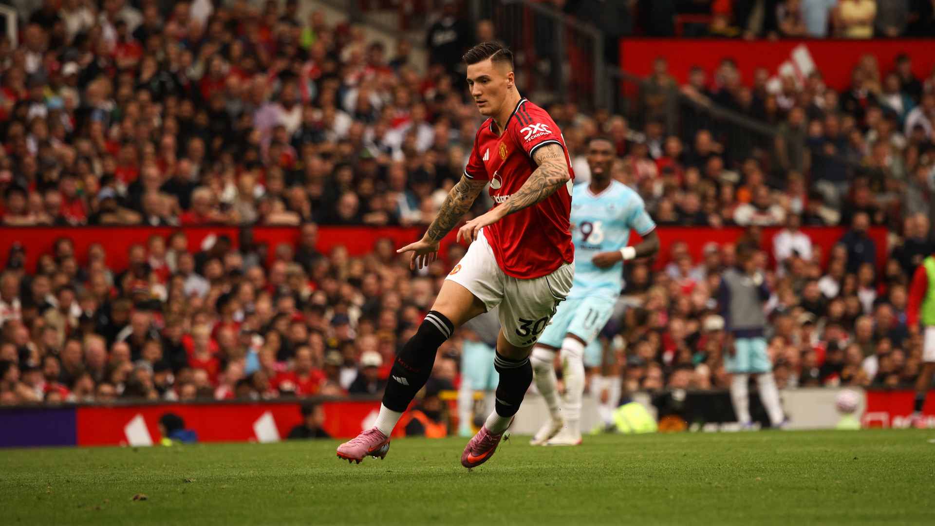 Shots fired ahead of Manchester derby on Sunday! | Manchester United