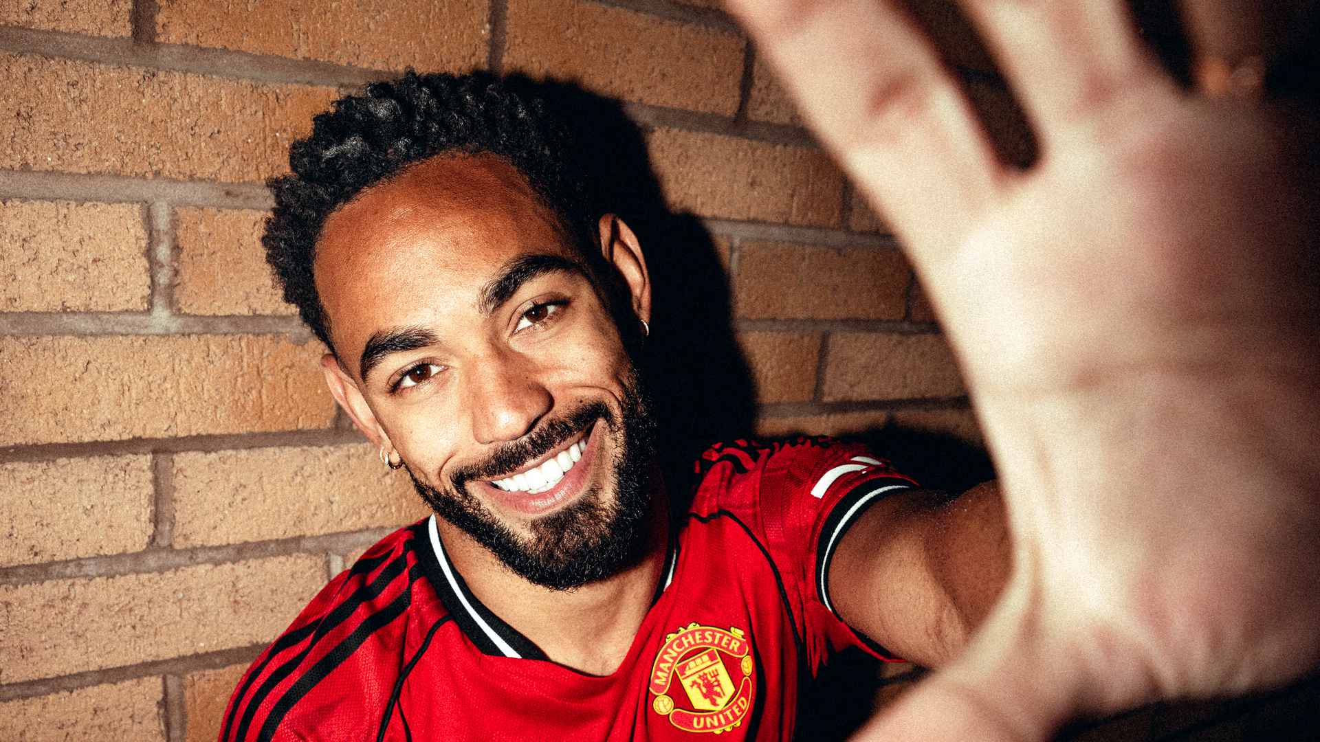 Matheus Cunha wearing new Man Utd home kit for 2025/26 | Manchester United