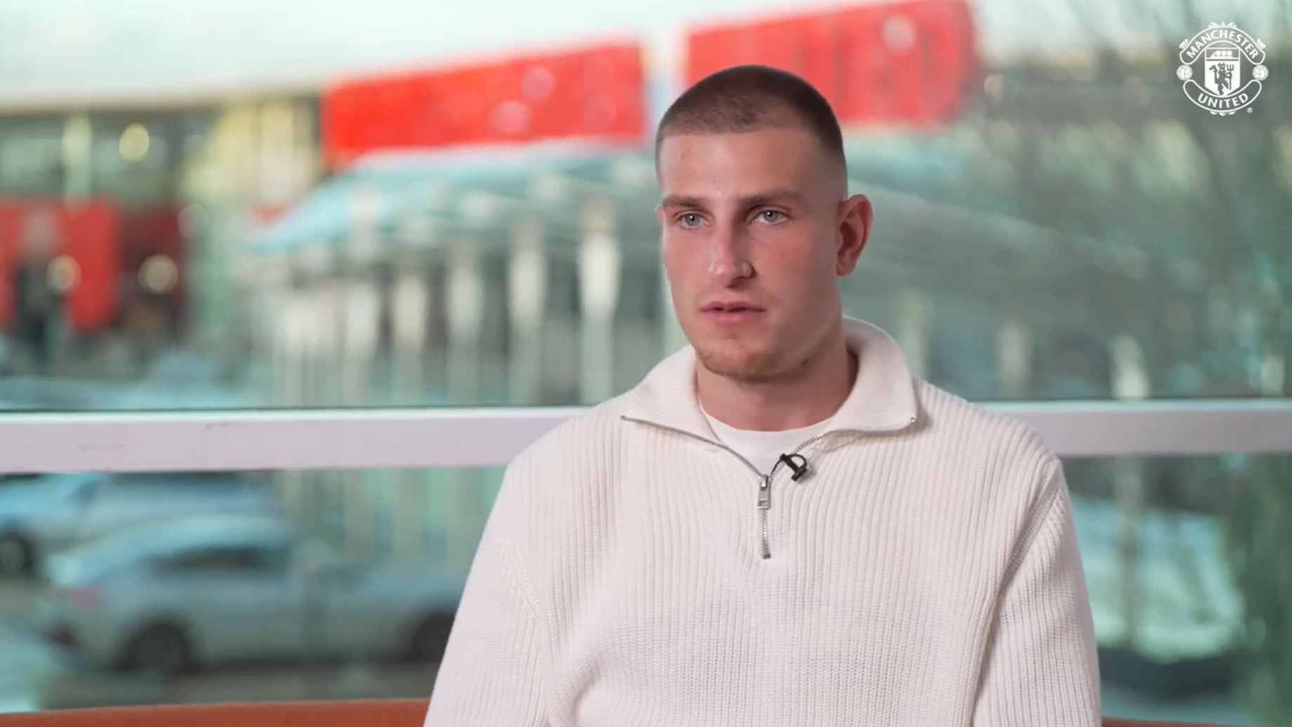 Bennett: I want people to reach out | Manchester United