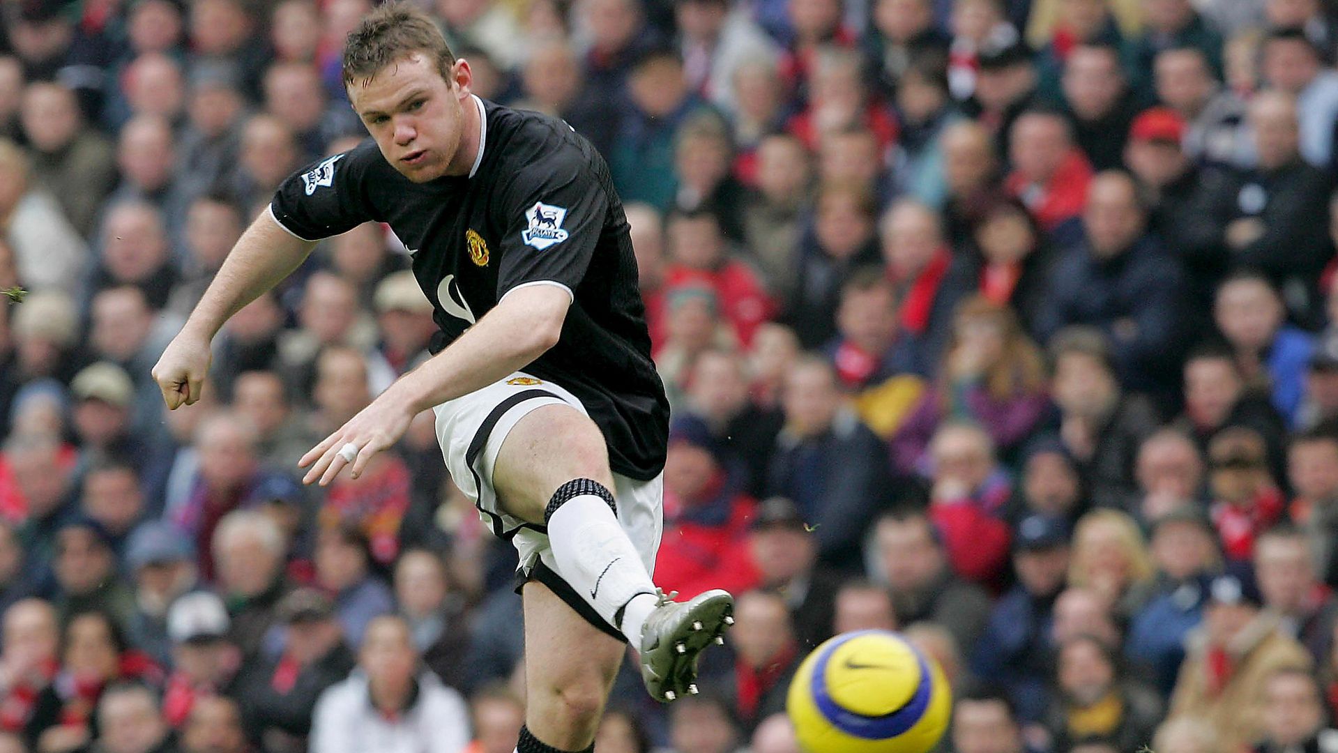 Wayne Rooney goal against Liverpool at Anfield | Manchester United