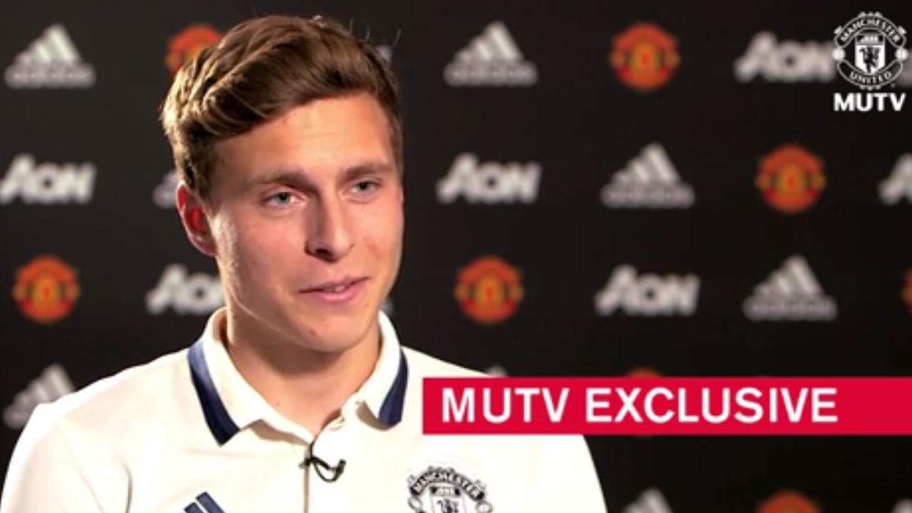 Victor Lindelof discusses best position and style | Manchester United