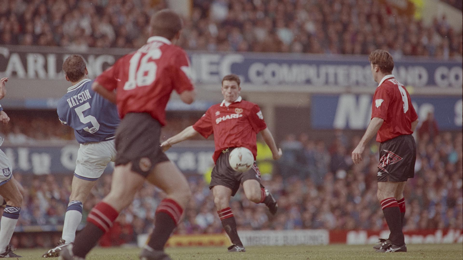 Goal of the Day: Lee Sharpe versus Everton | Manchester United