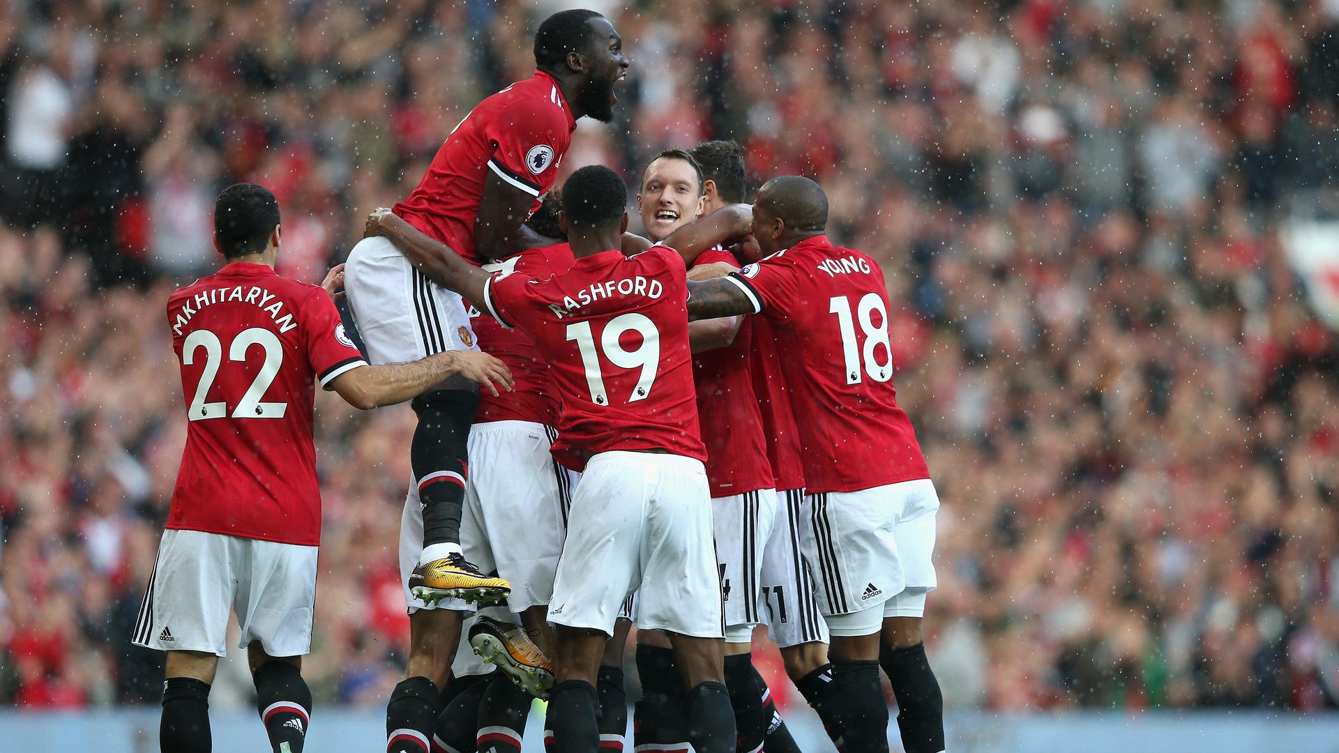 Highlights of United 4 Everton 0 during the 201718 | Manchester United