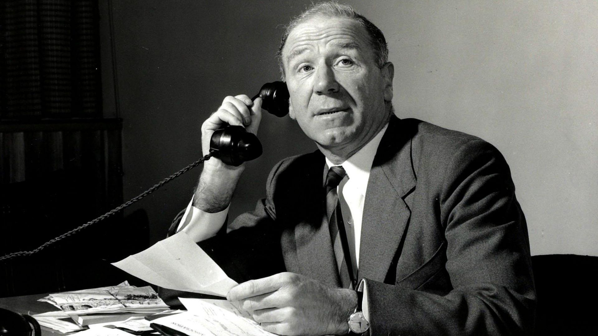 Manchester United Museum to display Sir Matt Busby first contract ...
